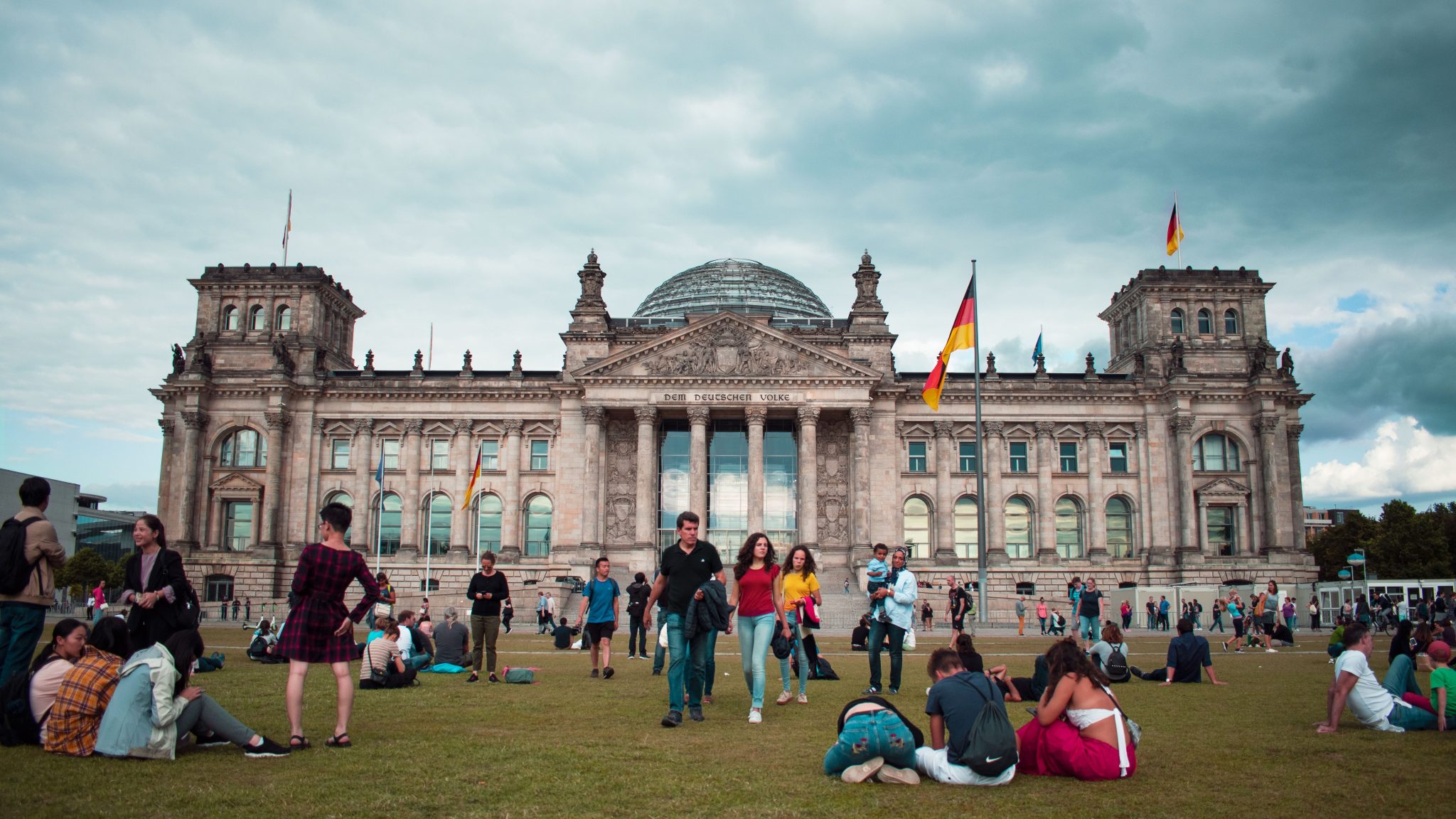 The COVID-19 vaccines and undocumented migrants in Germany - PICUM